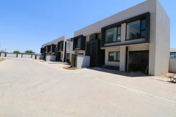 3 bedroom property for sale in Botswana, South-East District, Block 10 ...