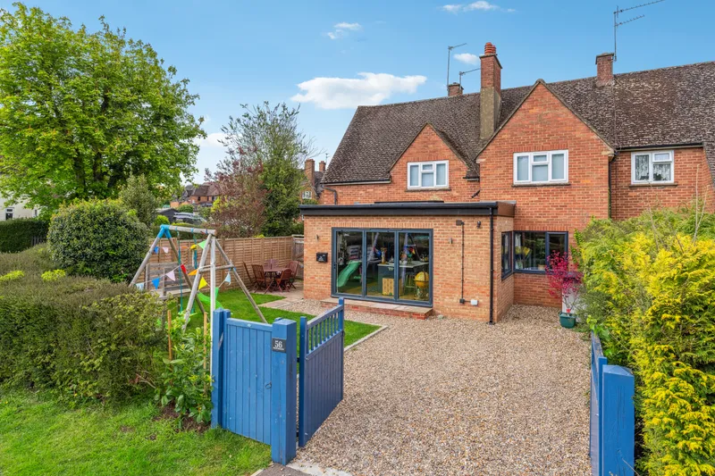 3 bedroom property for sale in Brays Meadow, Amersham, HP6 - Guide ...