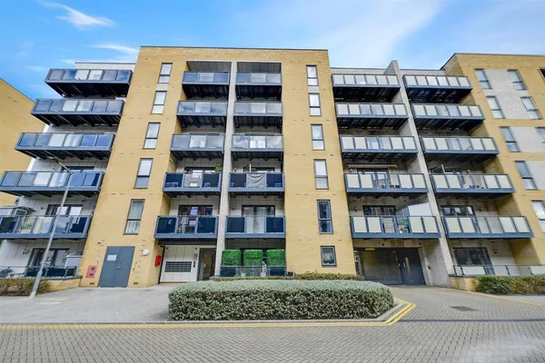 2 bedroom property for sale in Beach House, 3 Sackett Road, Essex ...