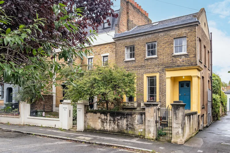 3 bedroom property for sale in Priory Grove, London, SW8 - Guide price ...