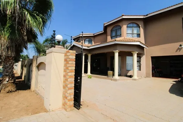 6 bedroom property for sale in Botswana, South-East District, Gaborone ...