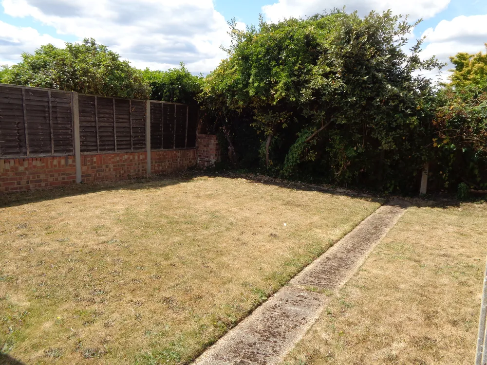 3 bedroom property in Carew Road, Ashford, TW15 - £525,000