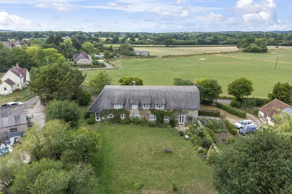 4 bedroom property in Boys Hill, Sherborne, Dorset, DT9 - Guide price £ ...