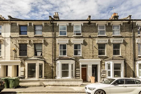 Jacksons | 2 bedroom property to let in Morrish Road, Brixton - £2,250 pcm