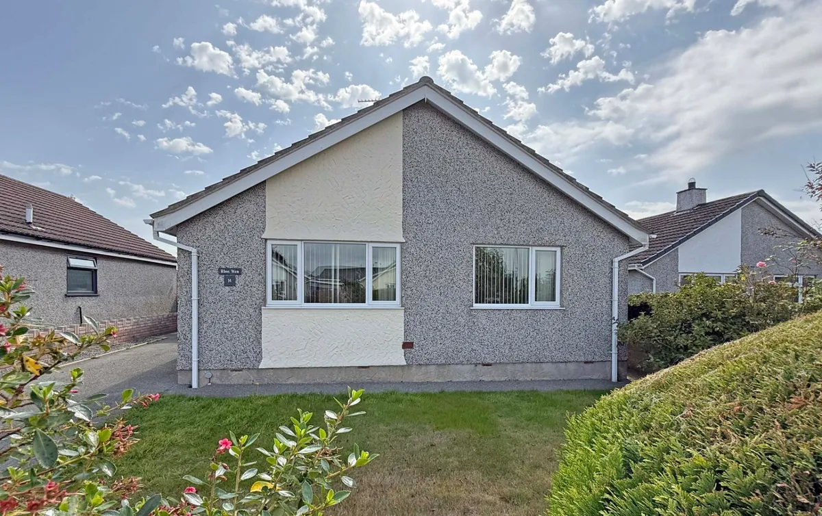 3 bedroom property for sale in Bronllys, Gaerwen, Isle of Anglesey ...