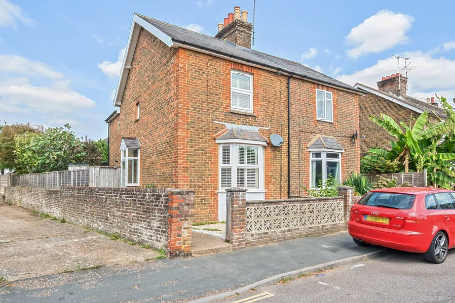 Properties for sale in Horsham