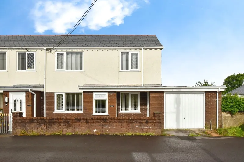3 bedroom property for sale in Leyshon Road, Gwaun Cae Gurwen ...