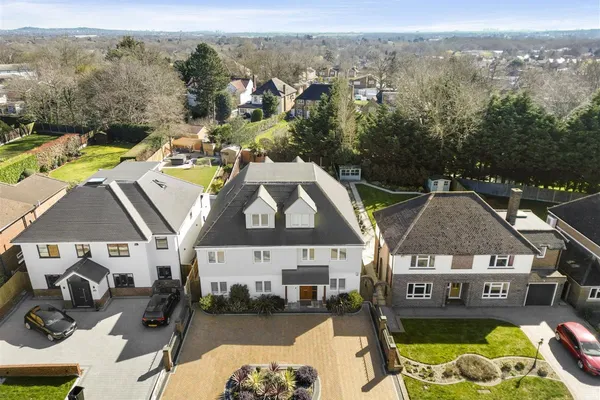 7 bedroom property for sale in Highfield Drive, Ickenham, - £1,835,000