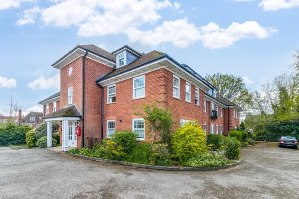 2 bedroom property for sale in Asquith House, Guessens Road, Welwyn ...