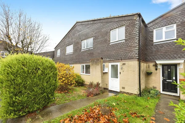 Village Close, READING - 3 bedroom terraced house - Roger Platt