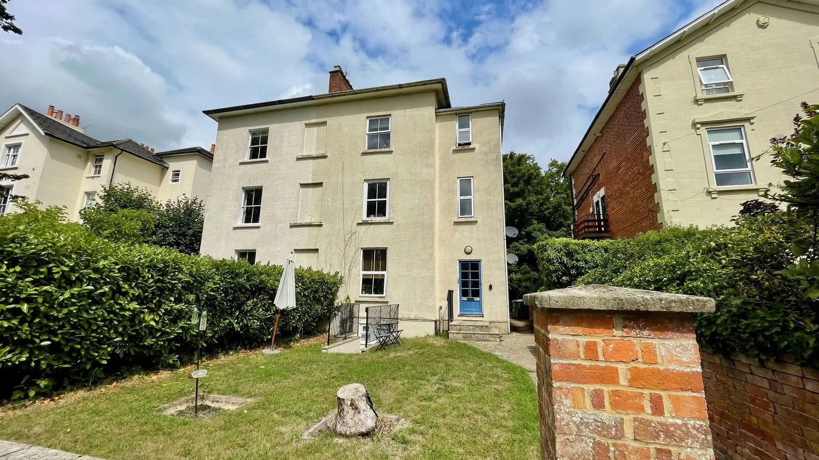 1 bedroom property to let in Donnington Square, Newbury, RG14 1PJ - £ ...