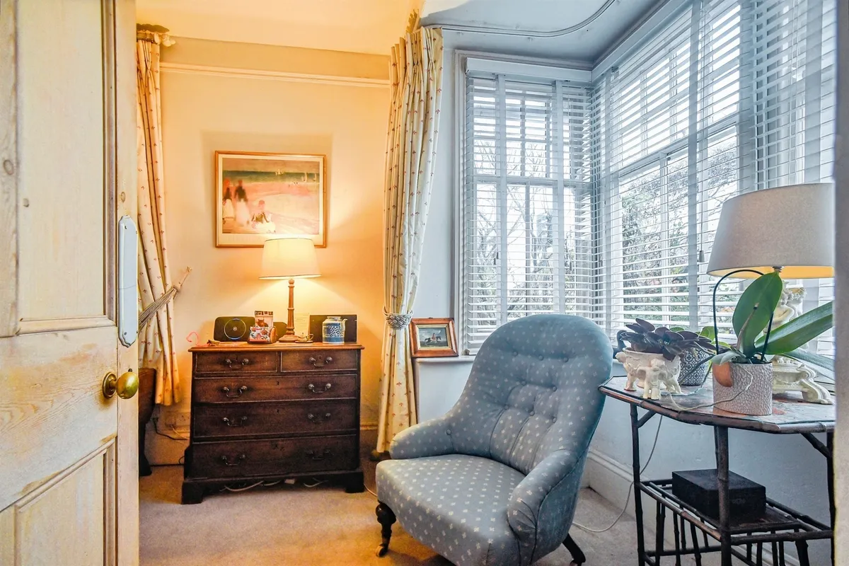 Victoria Road, Devizes - 3 bedroom end of terrace house - Allen & Harris