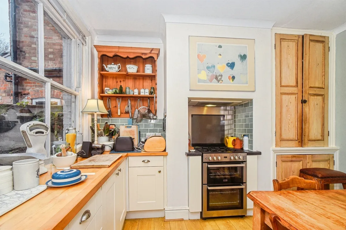 Victoria Road, Devizes - 3 bedroom end of terrace house - Allen & Harris