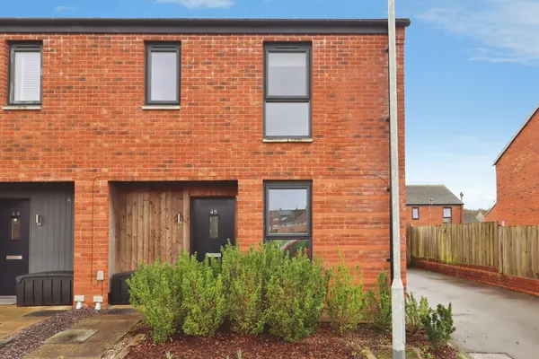 3 bedroom property for sale in Captains Walk, Llanrumney, Cardiff - £ ...