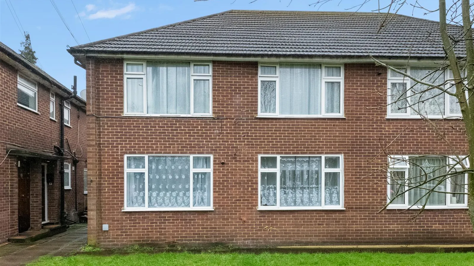 2 bedroom property for sale in Stickleton Close, Greenford - £340,000