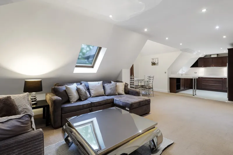 3 bedroom property to let in Lakewood, Fairmile Common, Cobham, Surrey ...