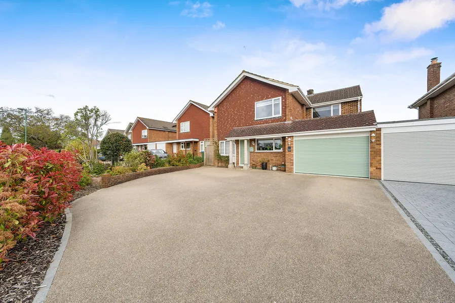 Properties for sale in Horsham